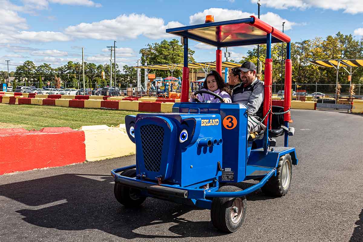 Rides & Attractions - Diggerland USA