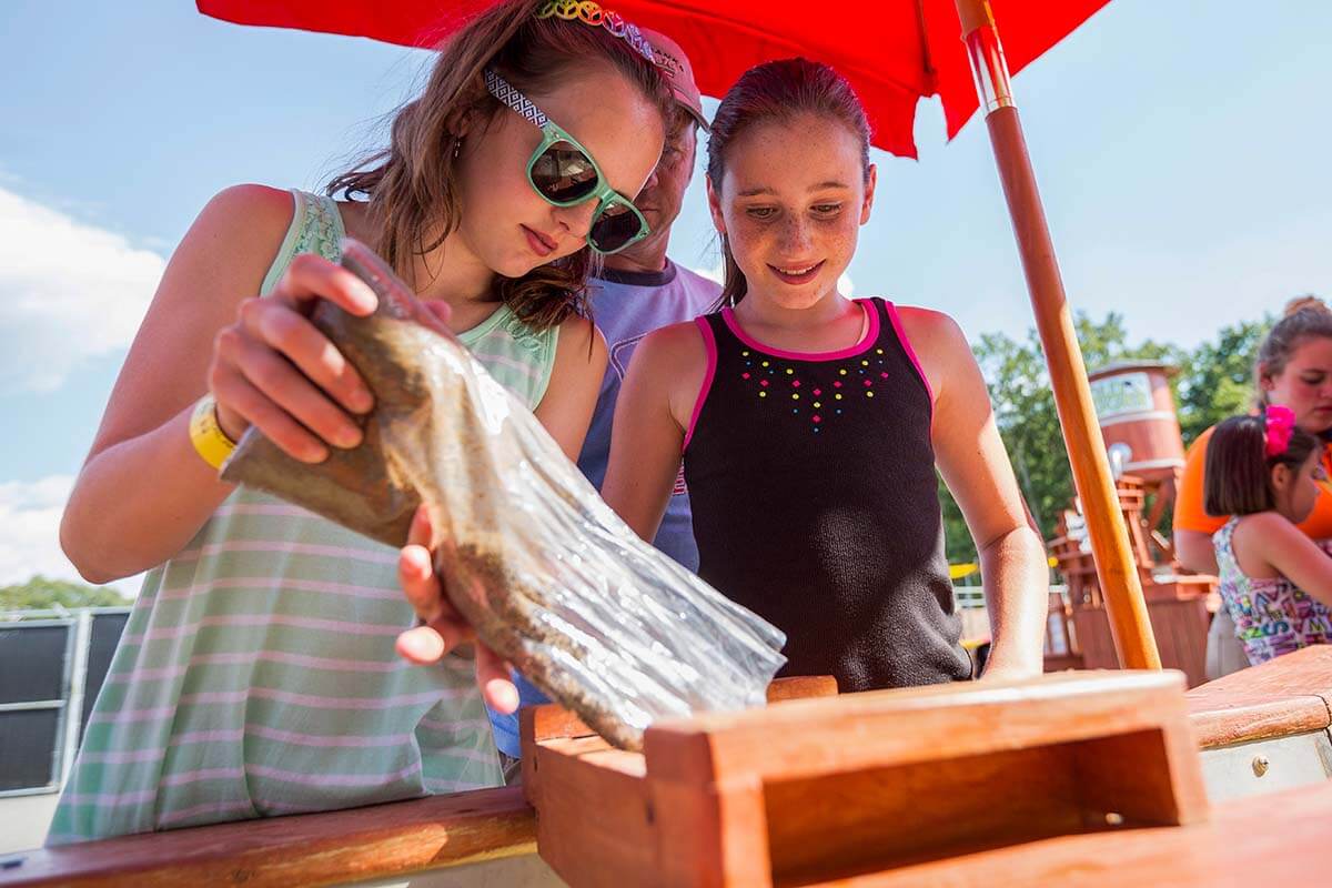 GEM MINING - Diggerland USA